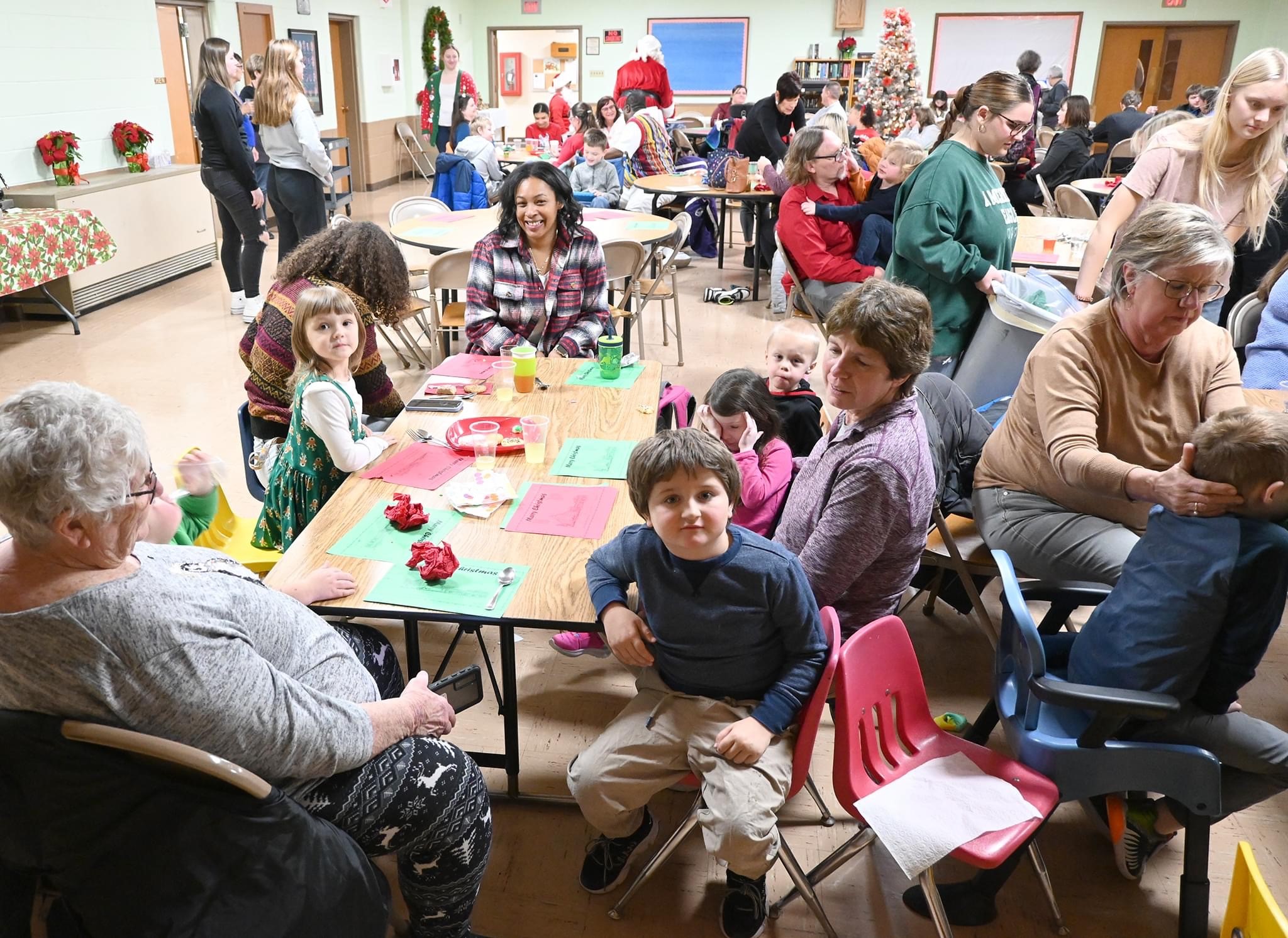 Churches Spread Christmas Cheer in New and Creative Spaces – East Ohio News